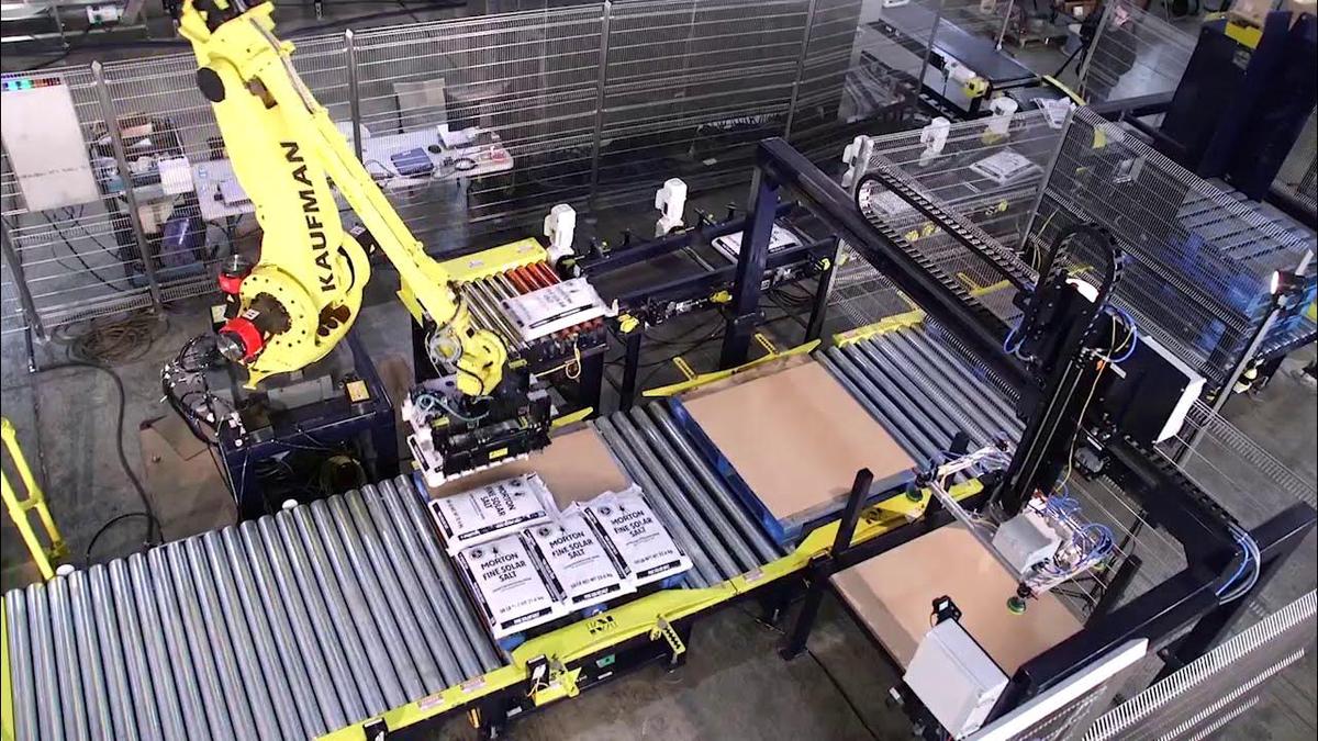 Superfast Robot worker GE FANUC M-410iB/140H - Robot working in cement ...