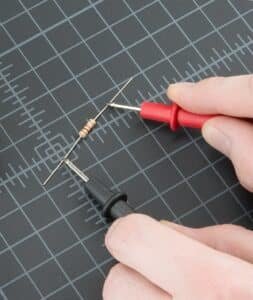 5 important Differences between resistance and resistivity